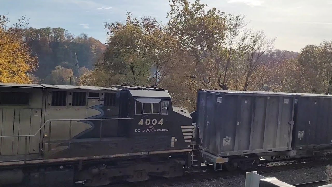 NS Engine #4004 DC to AC Sonic Bonnet on Train 62V Stopped @ Beaver on ...