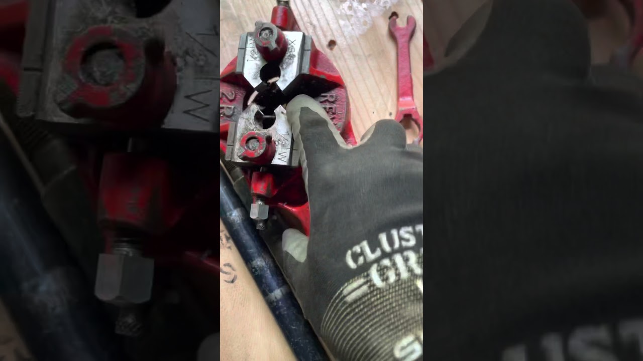 ねじ切り機 手動 REX 2R レックス - YouTube