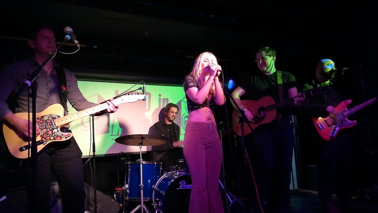 Jeannine Barry Performing "Love Just Hurts" Live @ O2 Academy2 ...