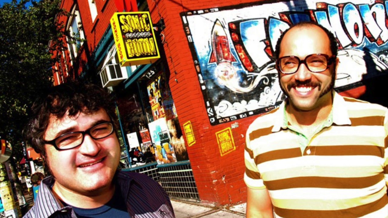 Couch Riffs Podcast Slideshow with Nabil Ayers of 4AD - YouTube