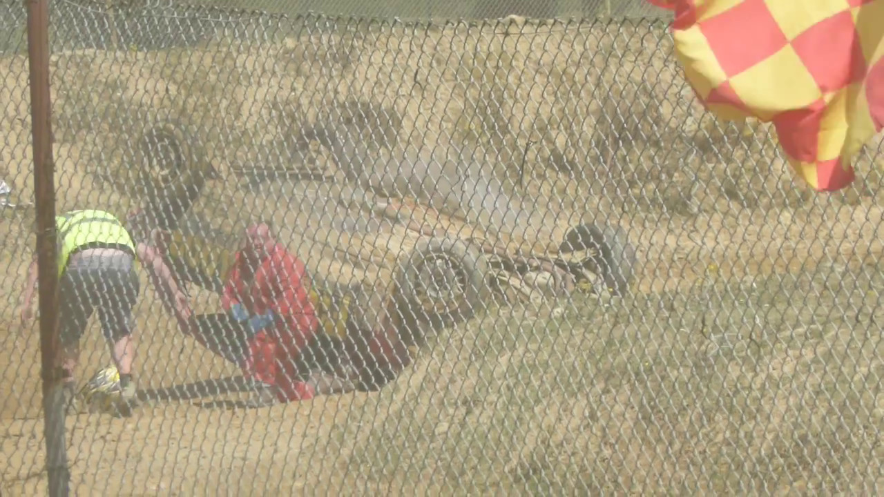 Banger racing at Smallfield 2 Aug 2015 Race 03 - YouTube