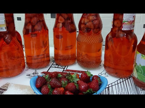 Vaxt aparmayan,qaynadılmadan hazırlanan kompot. (Çiyələk kompotu) (Qışa hazırlıq)