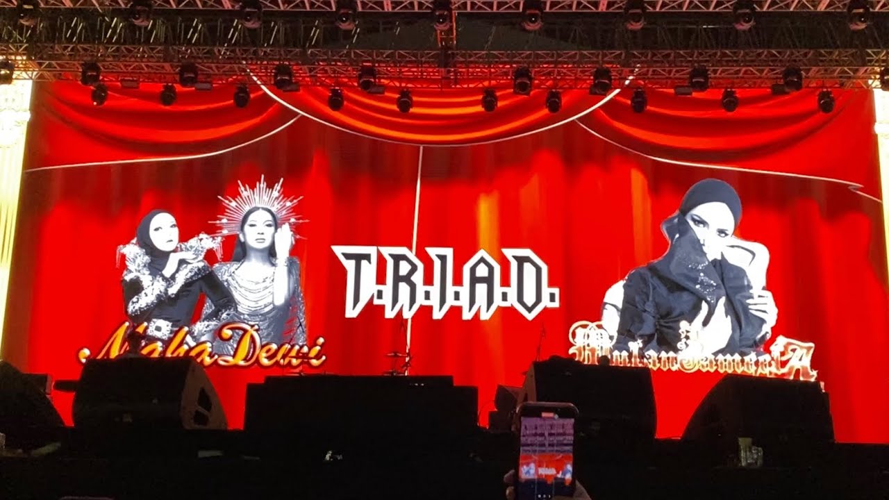 Republik Cinta Management | Full Live at Synchronize Fest 2023 - YouTube