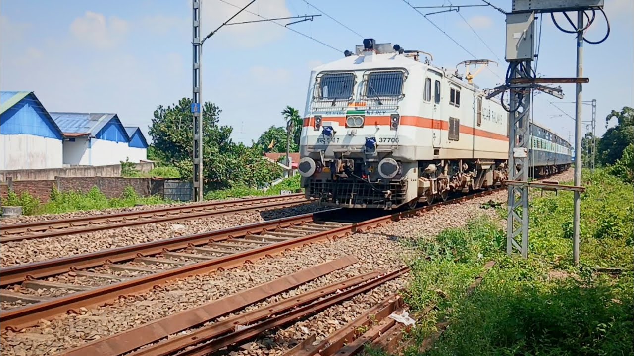 Full blue Icf train of Indian Railways || Haldibari-NJP Passenger ...