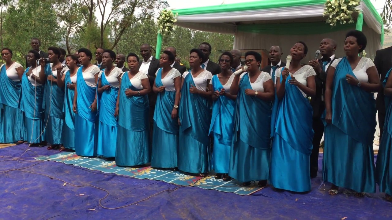 #2 Choir singing in Rwanda - YouTube