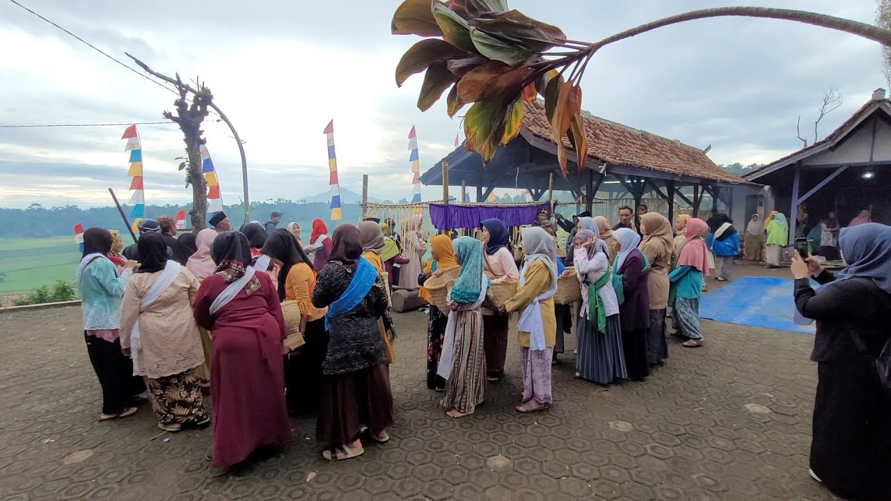Mengintip Ritual Unik Dan Sakral Di Sumedang, Tradisi Ngalaksa Warisan ...