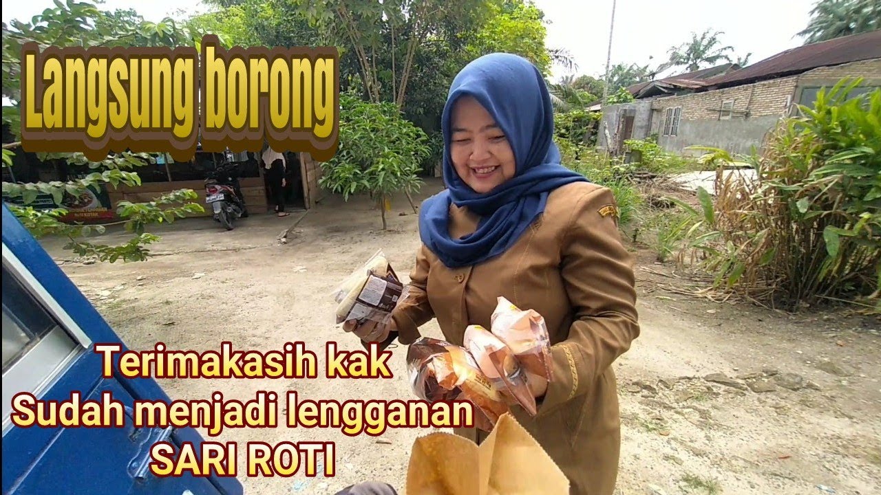 JUALAN KELILING SARI ROTI #Propesi utama #Sari roti - YouTube