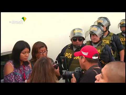 Alan García dies after shooting himself in the head while being arrested