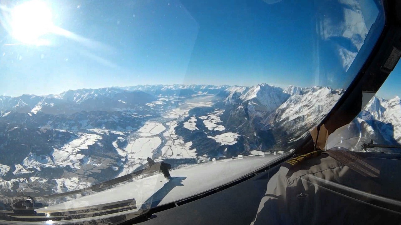 Approach to Innsbruck airport - YouTube