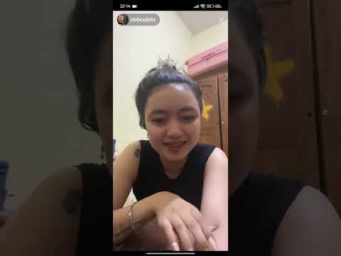 Bersama temen nya ber dua life ada warna putih kue bapaw kelihatan!