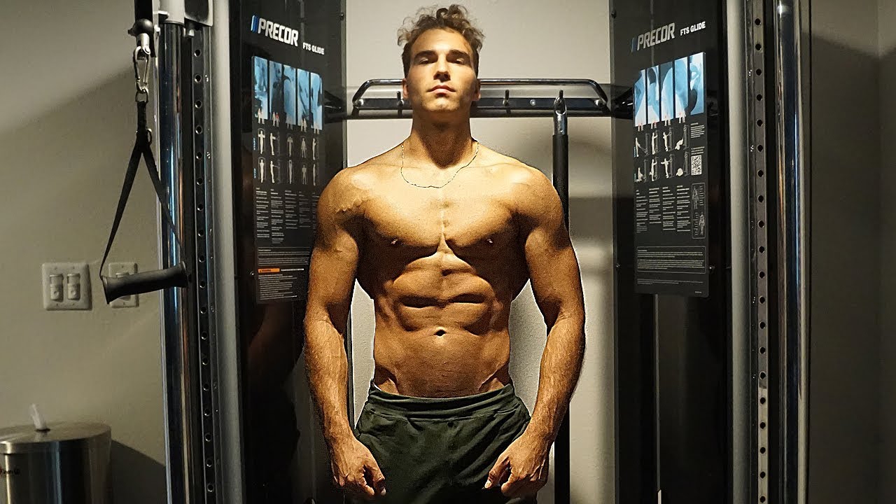 A Physique Update on the Bulk || Eating in a Surplus - YouTube