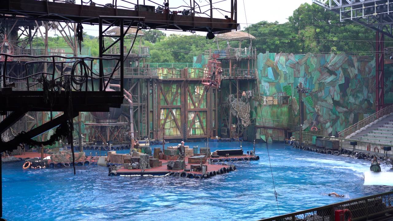 USS WaterWorld Show - YouTube
