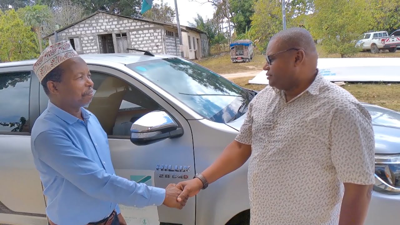 WIZARA YA KILIMO YAKABIDHIWA GARI NA COMMUNITY FOREST PEMBA - YouTube