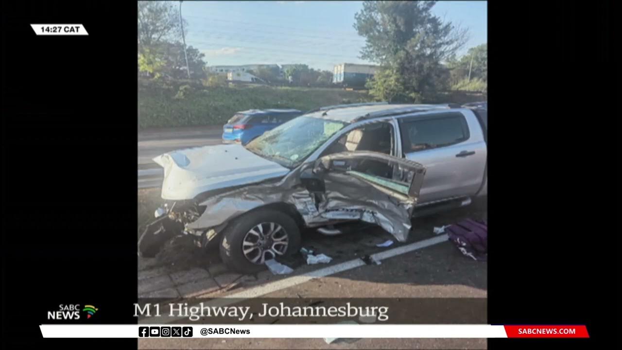 Joburg deadly car crash on the M1 highway leaves five dead - YouTube
