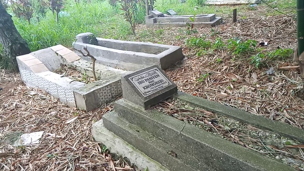 Public cemetery - YouTube