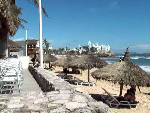 Beach & Pool area at Joes Oyster Bar in Mazatlan, Mexico Spring Break ...
