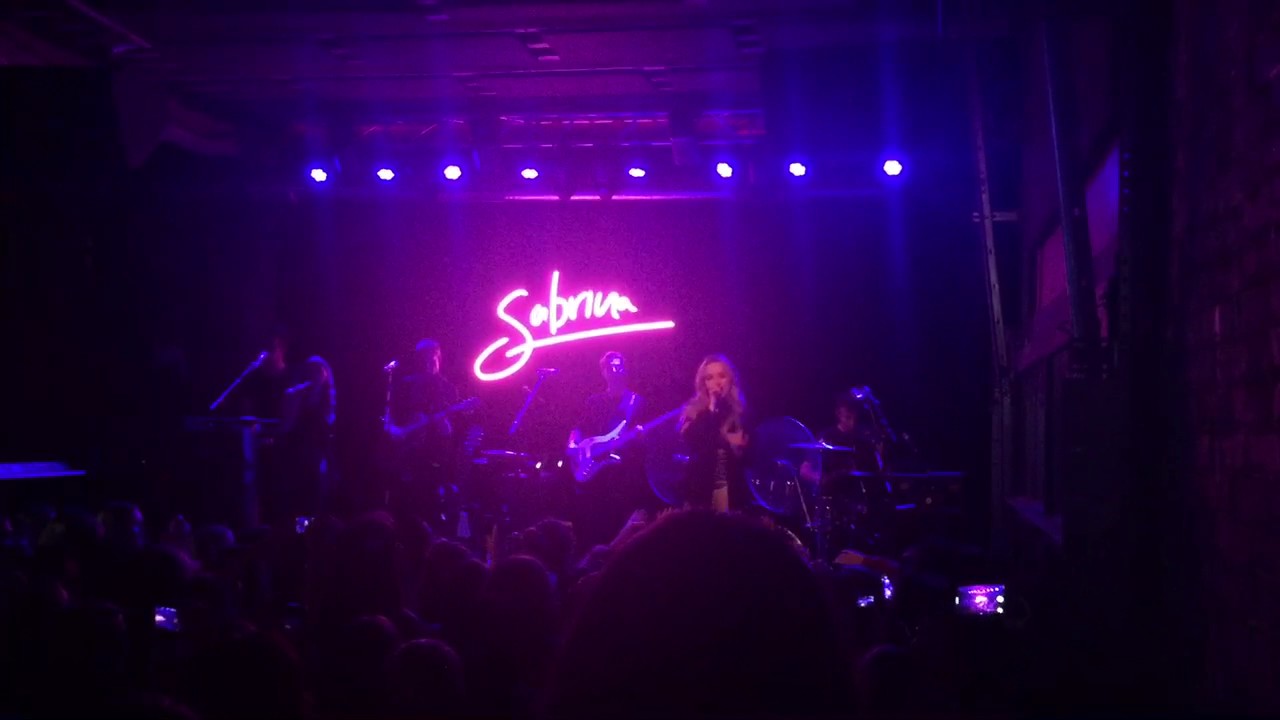 "Heathens" Sabrina Carpenter cover in Buffalo - YouTube