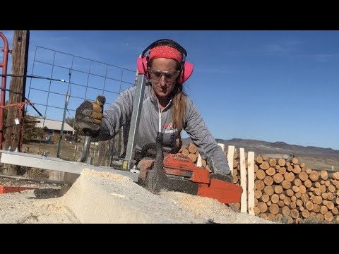 Chainsaw Milling With The Granberg Alaskan Small Log Mill - YouTube
