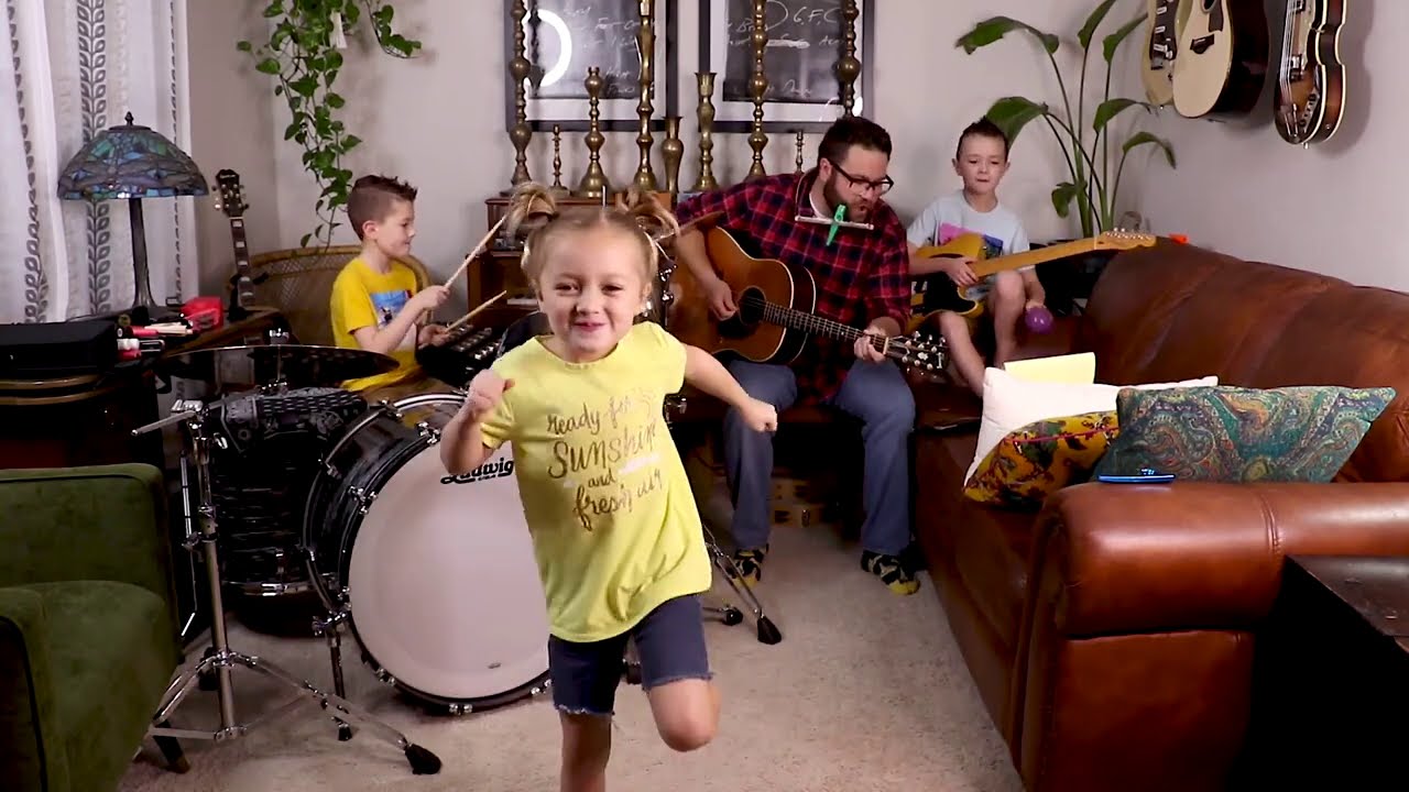 Colt Clark and the Quarantine Kids play "All You Need is Love" - YouTube