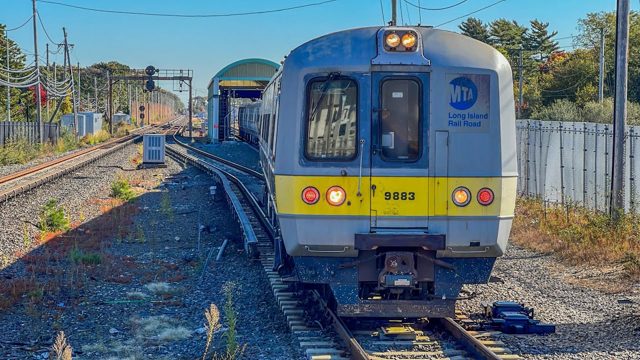 LIRR 6 car M3 yard move at Ronkonkoma - YouTube