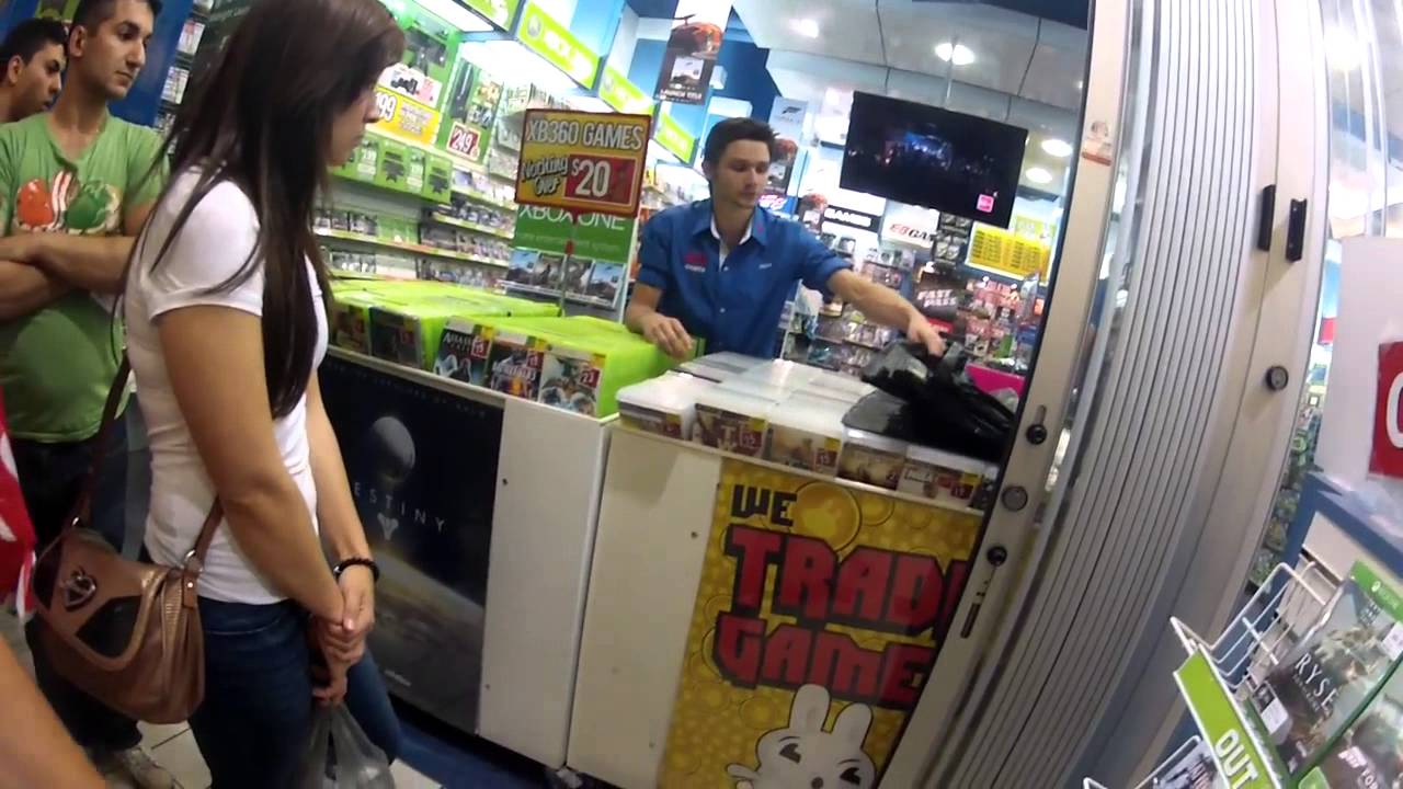 Xbox One Midnight Launch! *FIRST IN LINE* - YouTube