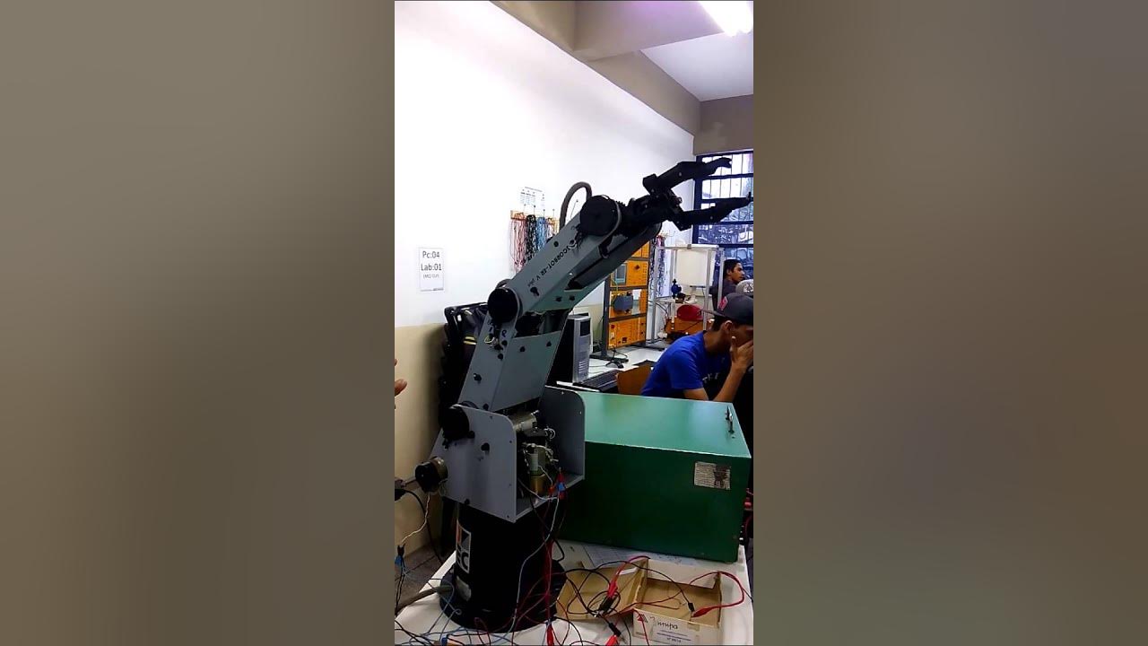 Projeto Robótico do 4 - Mecatronica 2015 - YouTube
