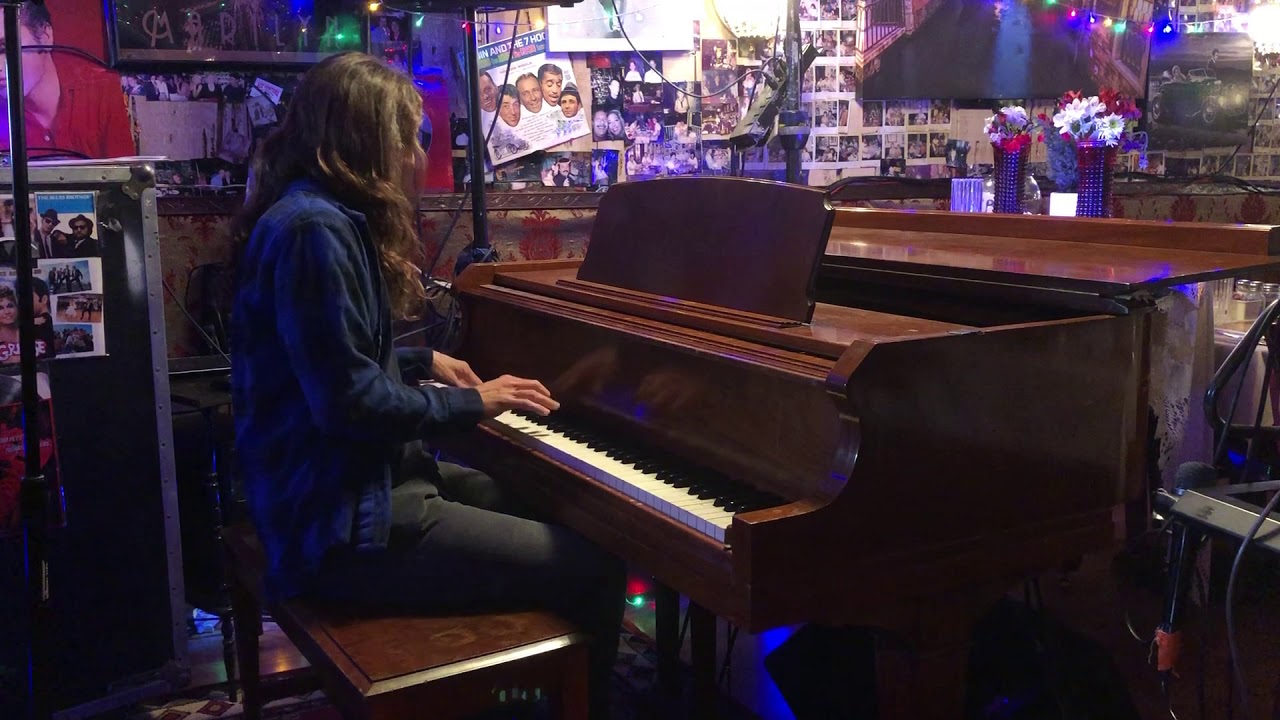 VRS FEB 2020 Robbie Gennet Piano Improv #2 - YouTube