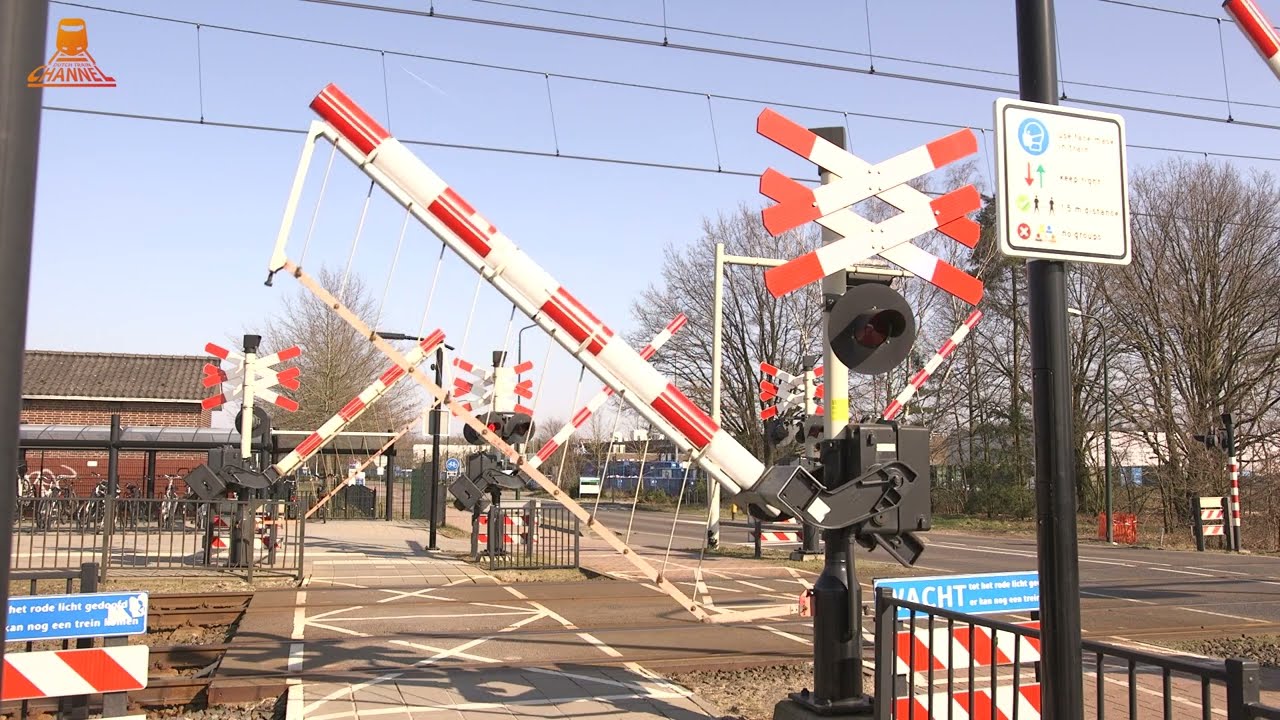 Railroad Crossing Signals Youtube