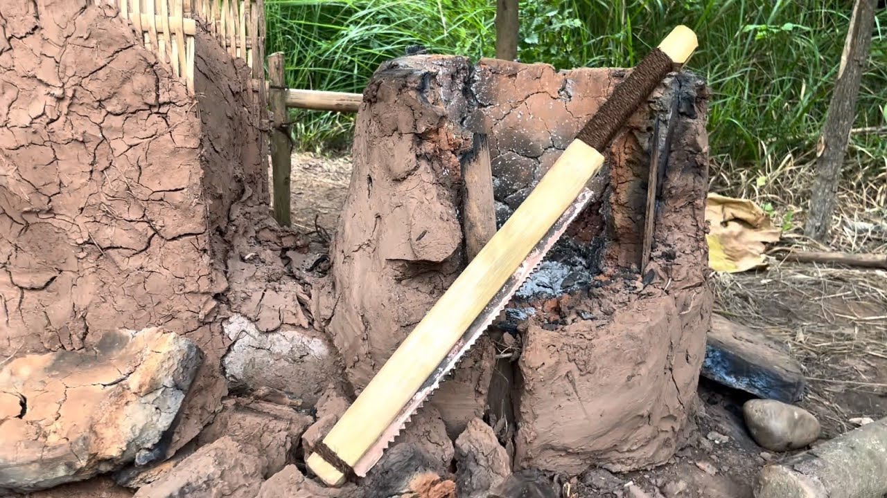 Primitive Life: [Part 2] Forging Copper Crafting a Copper Saw Blade ...
