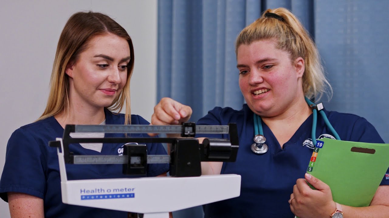 Medical Assistant - What You Learn And Do - YouTube