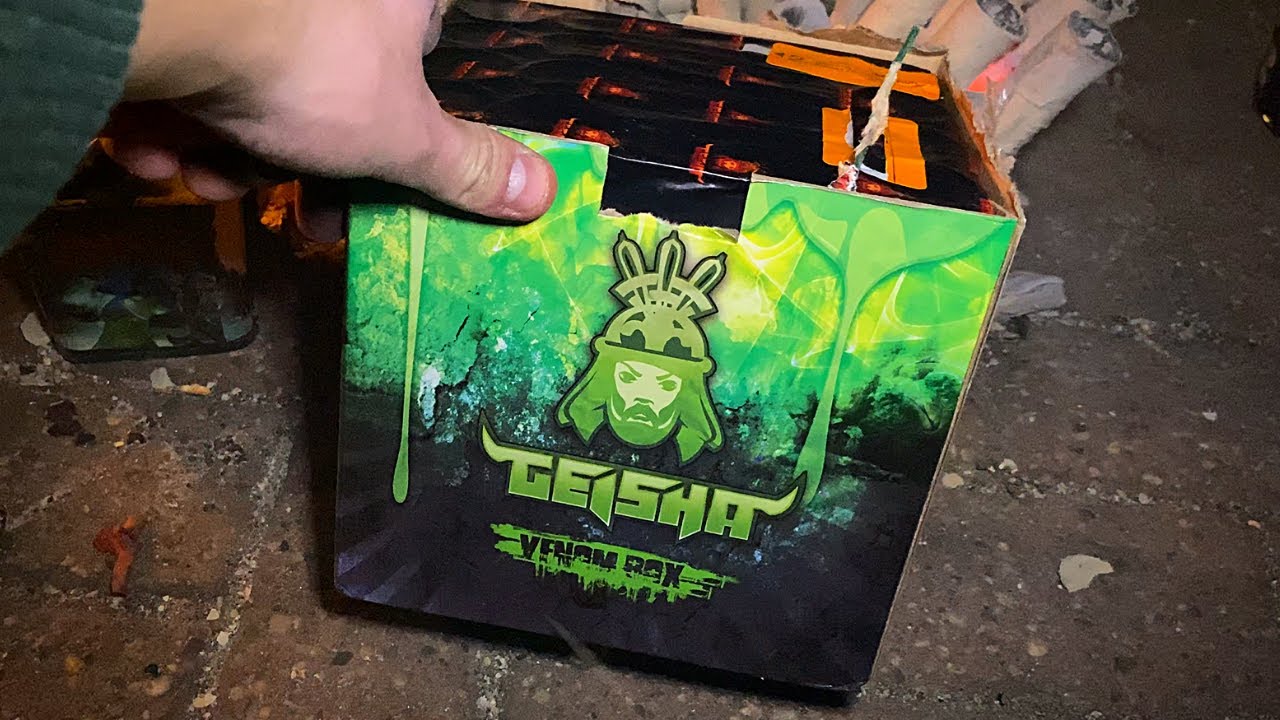 Venom Box | 20 shots | Vuurwerkmania - YouTube