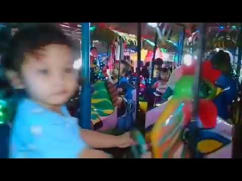 Naik odong - odong gajah di pasar mlm..lagu balonku ada lima