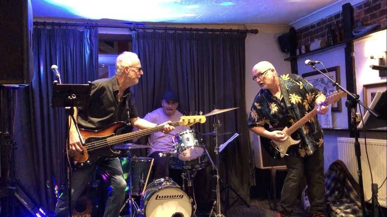 9 Sep 22 The Three Lions, Farncombe - YouTube