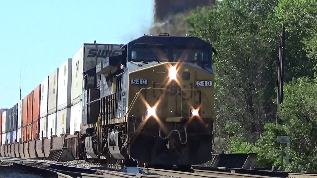 CSX 540 and 5 Lead an Intermodal Train on 4/1/17 - YouTube