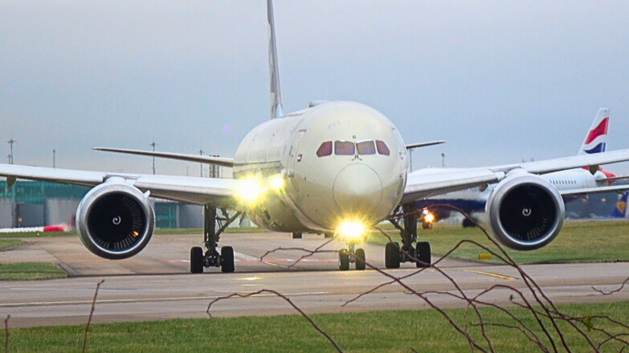 Etihad 787-10 Dreamliner close up take off @etihad - YouTube