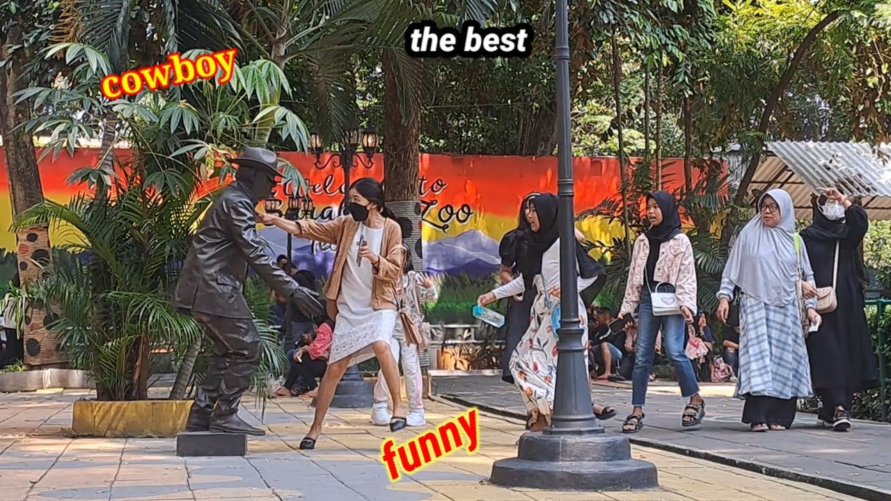 #statueprank //funniest reactions//prank patung lucu - YouTube