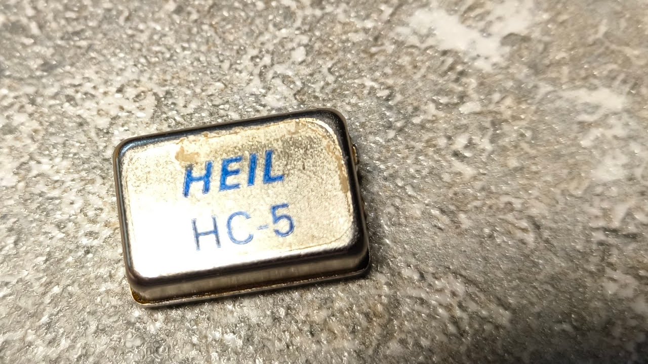 Поставил легендарный микрофон Heil-HC5 в место штатного микрофона Yaesu ...