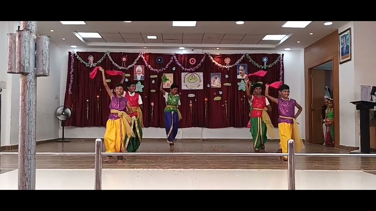 Mesmerizing Fusion Dance - Standards VI to IX - YouTube