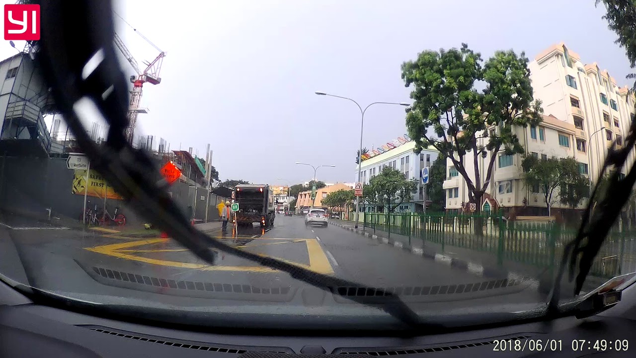 SJA2228Z beats red light - YouTube