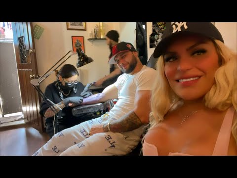 Tatuándome con wendy guevara