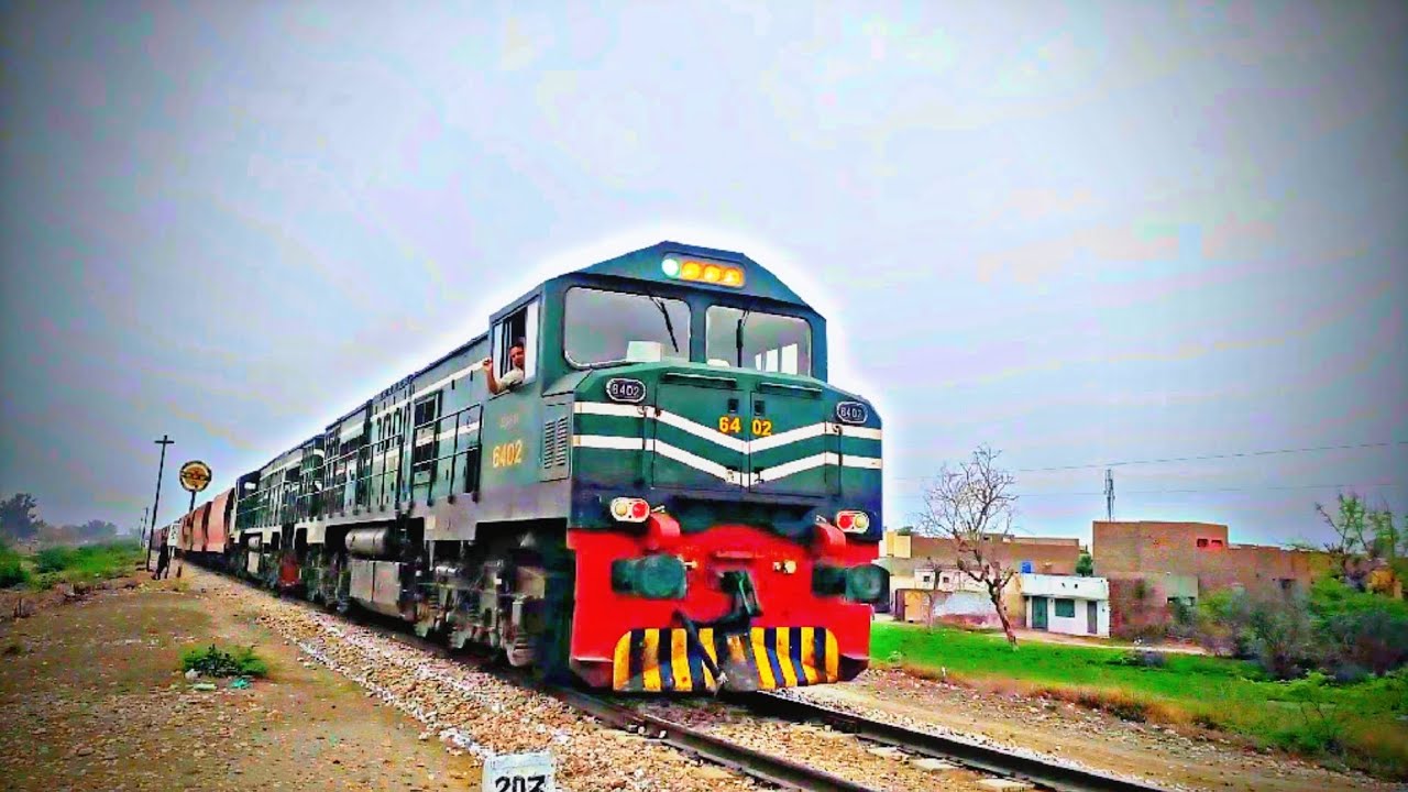 Multiple Unit Of Chinese Locomotive || ZCU20 6402+6409 Working With ...