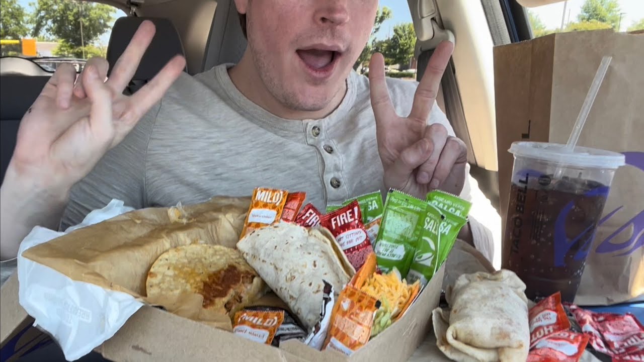 TACO BELL FEAST! (Trying new items and reviewing them) - YouTube