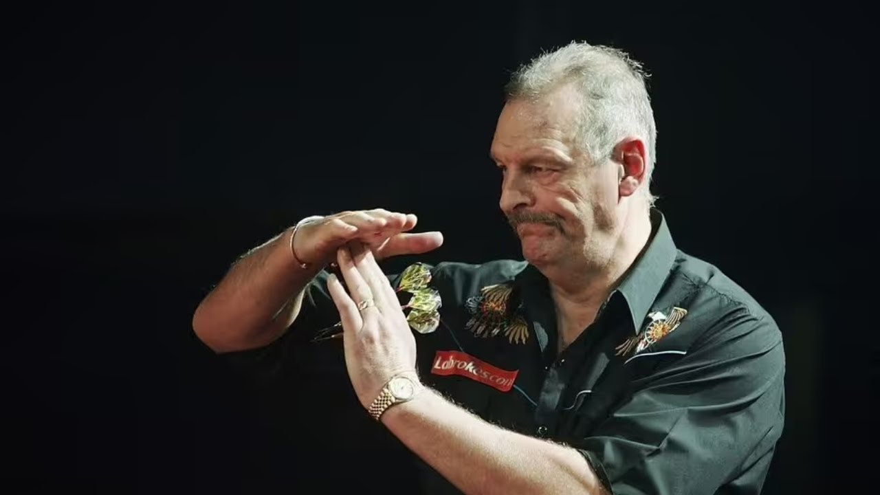 Footballer snapped leg then turned to darts, became world champ and was ...