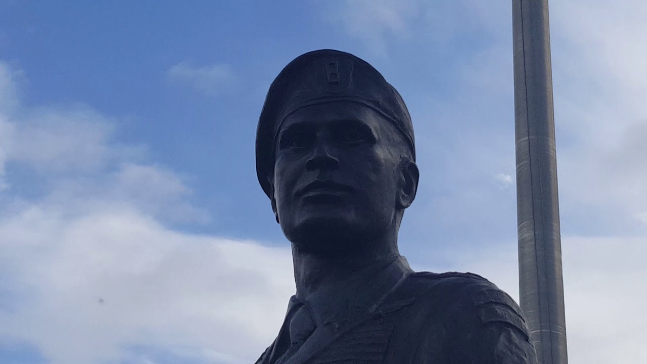 Drive from main st concrete,wa to see Douglas Vose III Memorial statue ...