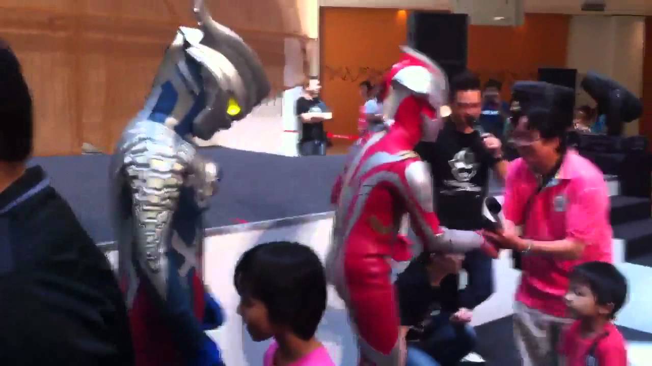 Ultraman Live Show - YouTube