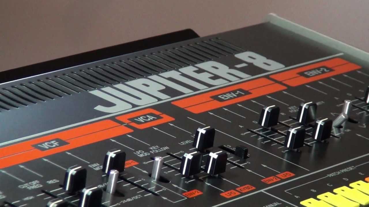 Roland Jupiter 8 Analog Synthesizer - YouTube