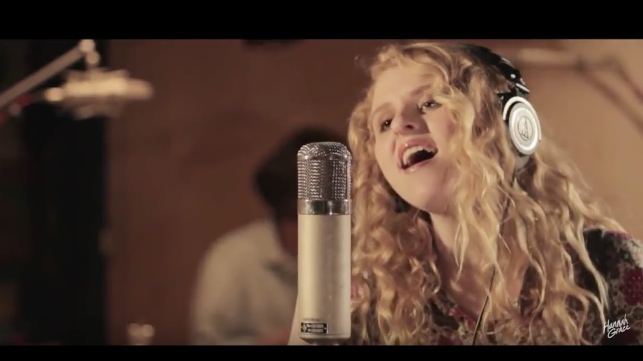 Hannah Grace- Walk Away (Live at Snap Studios) - YouTube