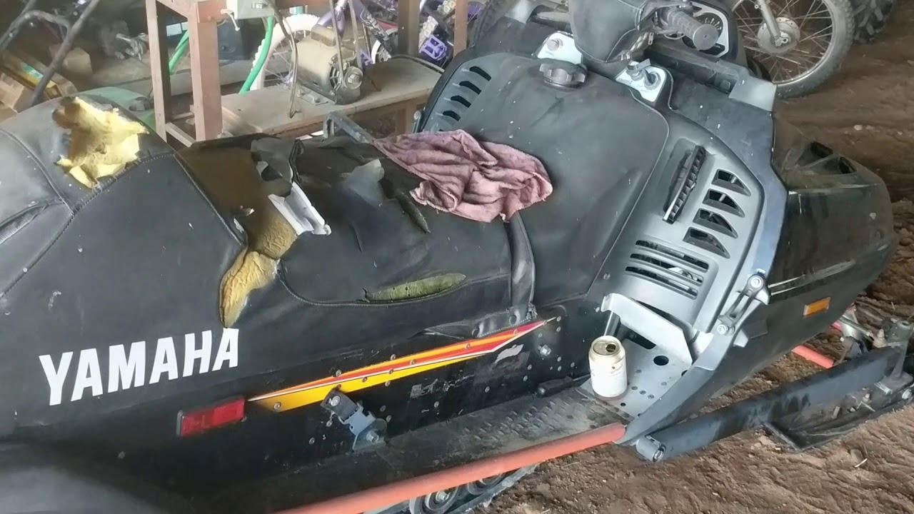 Yamaha 700 red top triple - YouTube