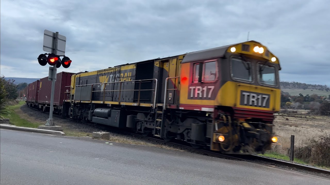 TasRail TR17 #55 train crossing Glenwood Road - YouTube