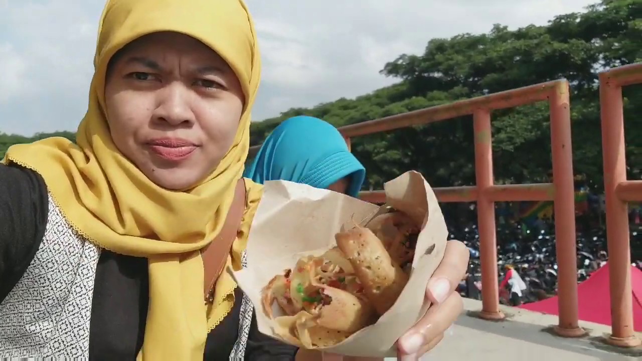 Roti Laba-laba.Yang Jual Nyentrik-Sunmor SSA Bantul - YouTube